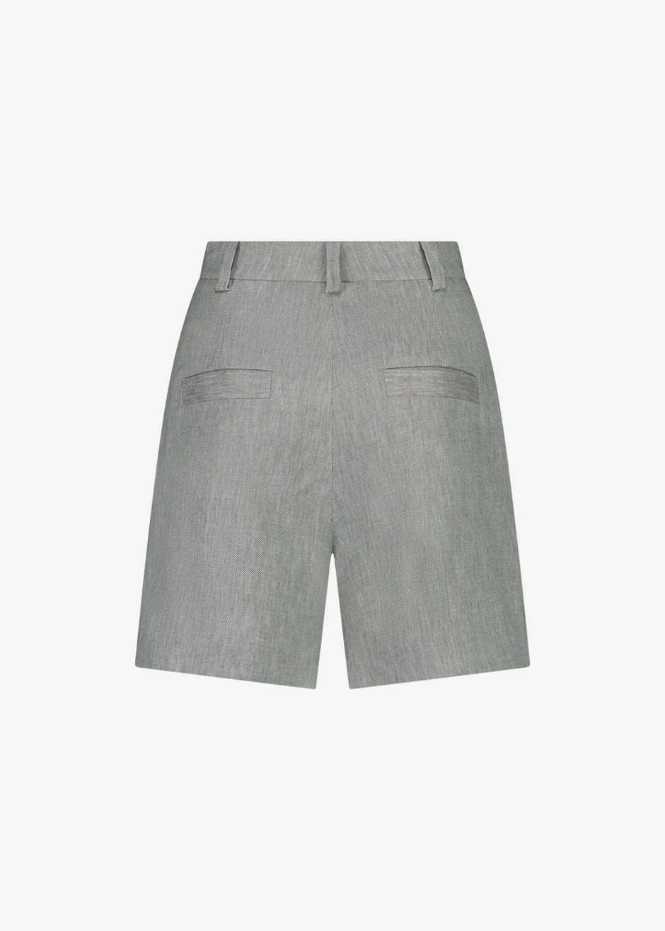 New Arrivals – White Story